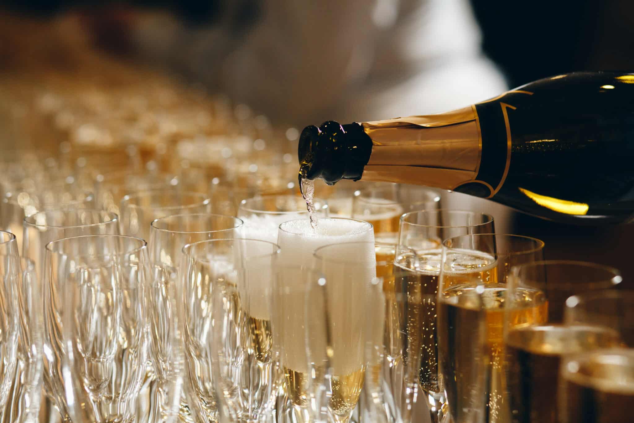 Choisir du champagne : pourquoi se faire accompagner par un expert ...